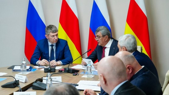 Максим Решетников и Сергей Меняйло обсудили вопросы социально-экономического развития Северной Осетии
